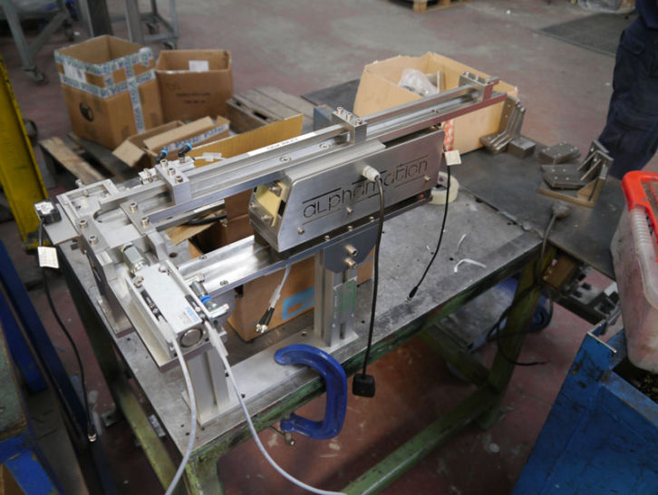 Vibratory Linear Transfer Feeders – Alphamation