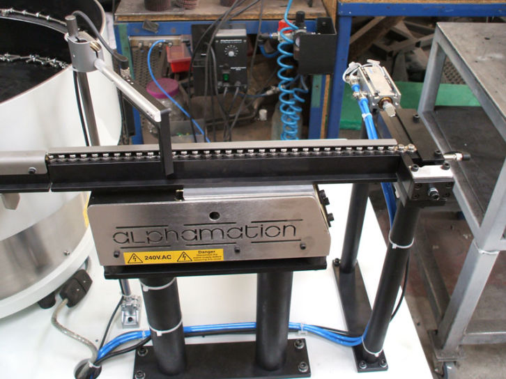 Vibratory Linear Transfer Feeders – Alphamation