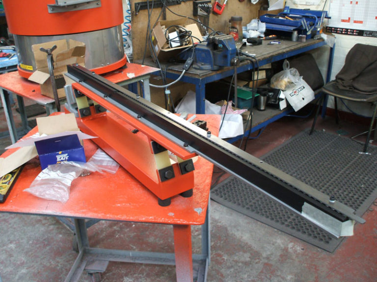 Vibratory Linear Transfer Feeders – Alphamation